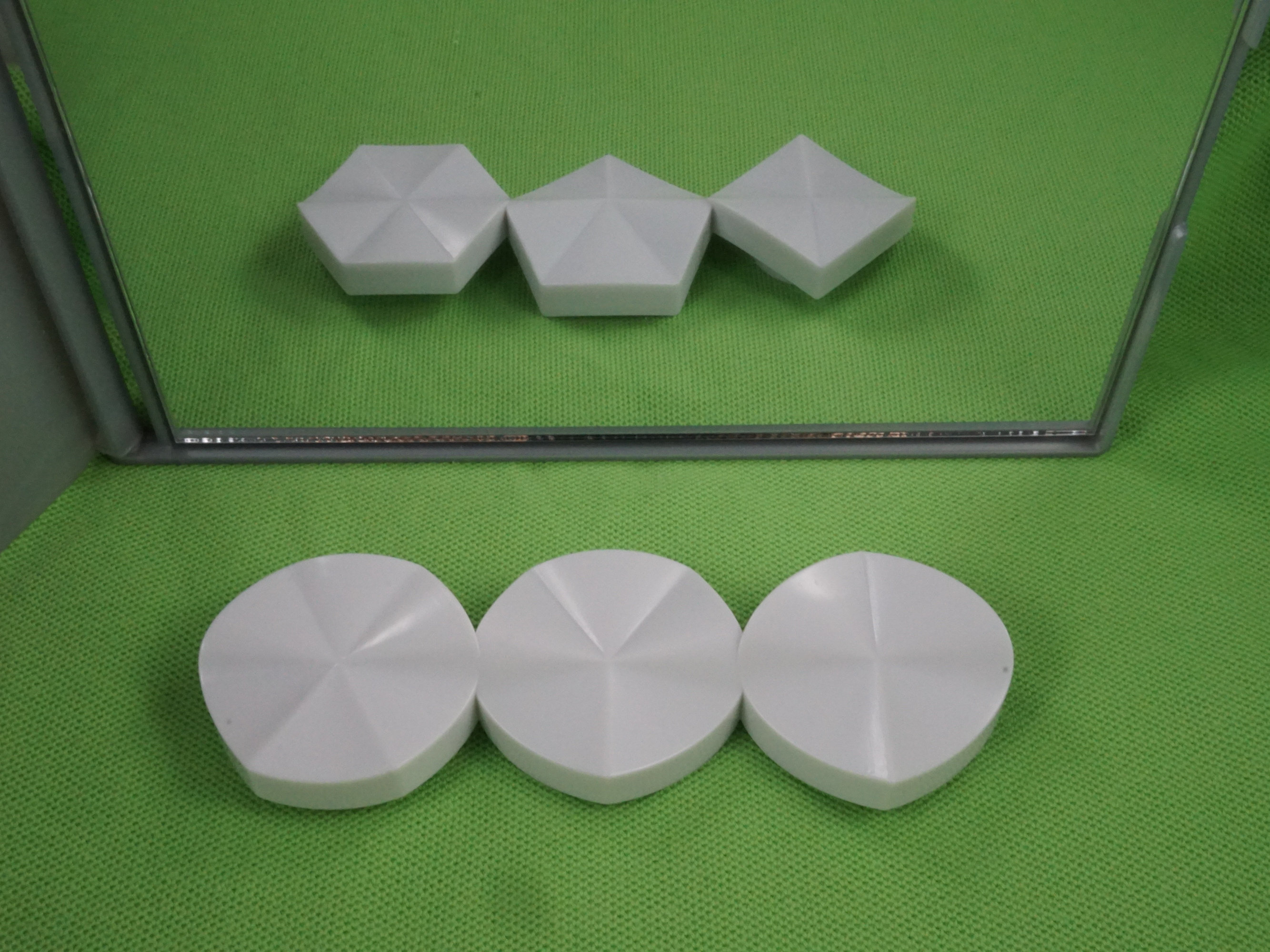 Khuong An Nguyen - Plastic Puzzles