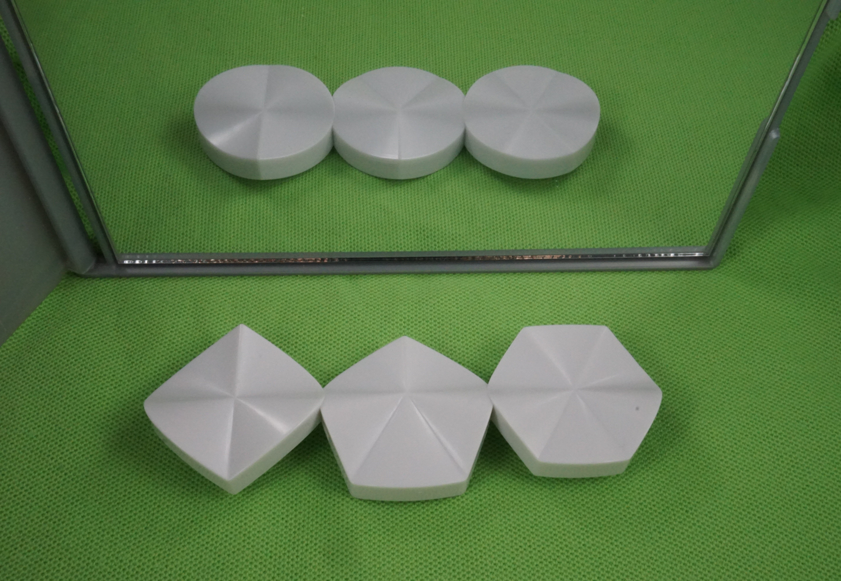 Khuong An Nguyen - Plastic Puzzles